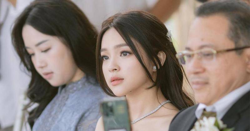 7 Fakta Keluarga Eca Aura, Papanya Crazy Rich Malang | Popmama.com